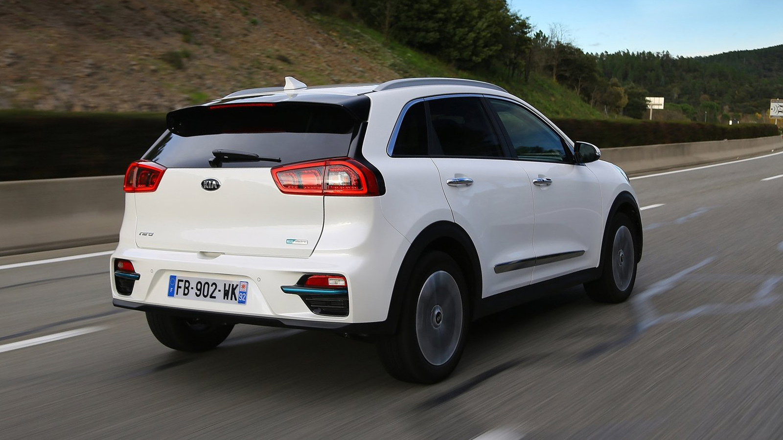 comparativa-mg-zs-ev-2022-vs-kia-e-niro-carwow
