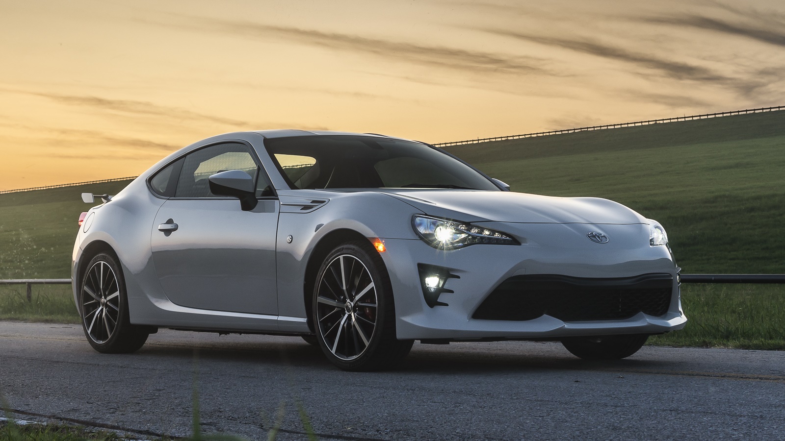 Entre la gama cromática, hay colores de coches más o menos acertados ...